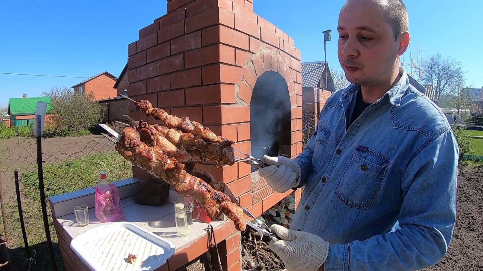 Ураа!!! Мы на даче. Жарим шашлык. Отдыхаем. Май 2020