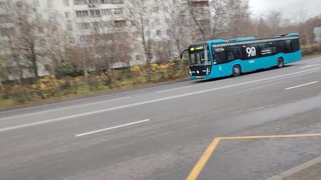 Автобус нефаз 5299 борт 192877, маршрут 687