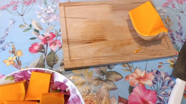 Дела домашние: пеку хлеб, запекаю тыкву