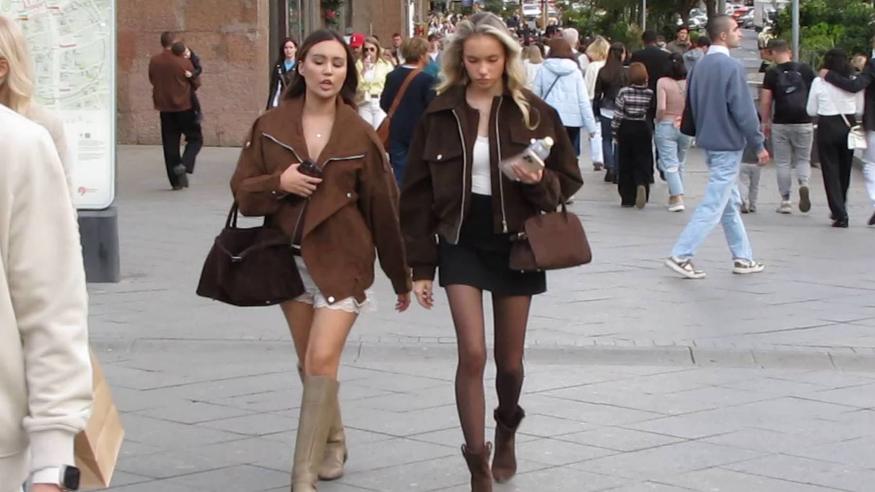 🔥 МОСКОВСКИЙ СТРИТСТАЙЛ | Прогулка по центру города - как одеваются жители и гости