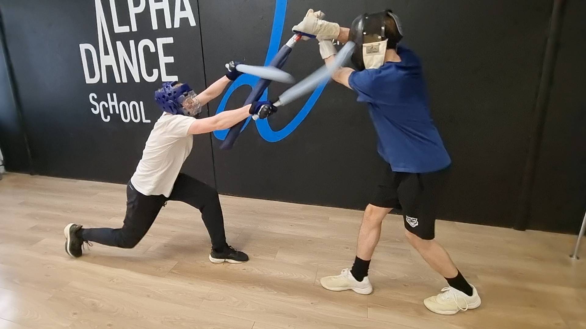 Спарринг на длинном японском мече катана  и двух коротких (Тайся-рю)  в школе кэндзюцу Katana Club