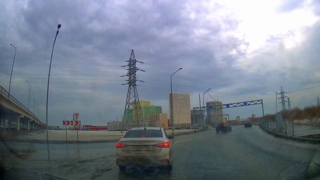 Движение на автомобиле по Тюмени от аграрного университета на Киевскую