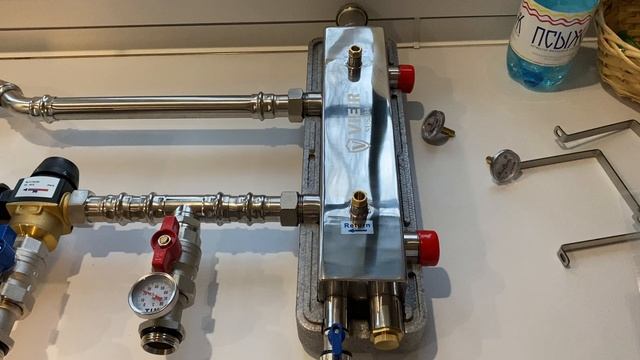 Криптокотёл с гидрострелкой для отопления дома майнером  Antminer S21 Hydro