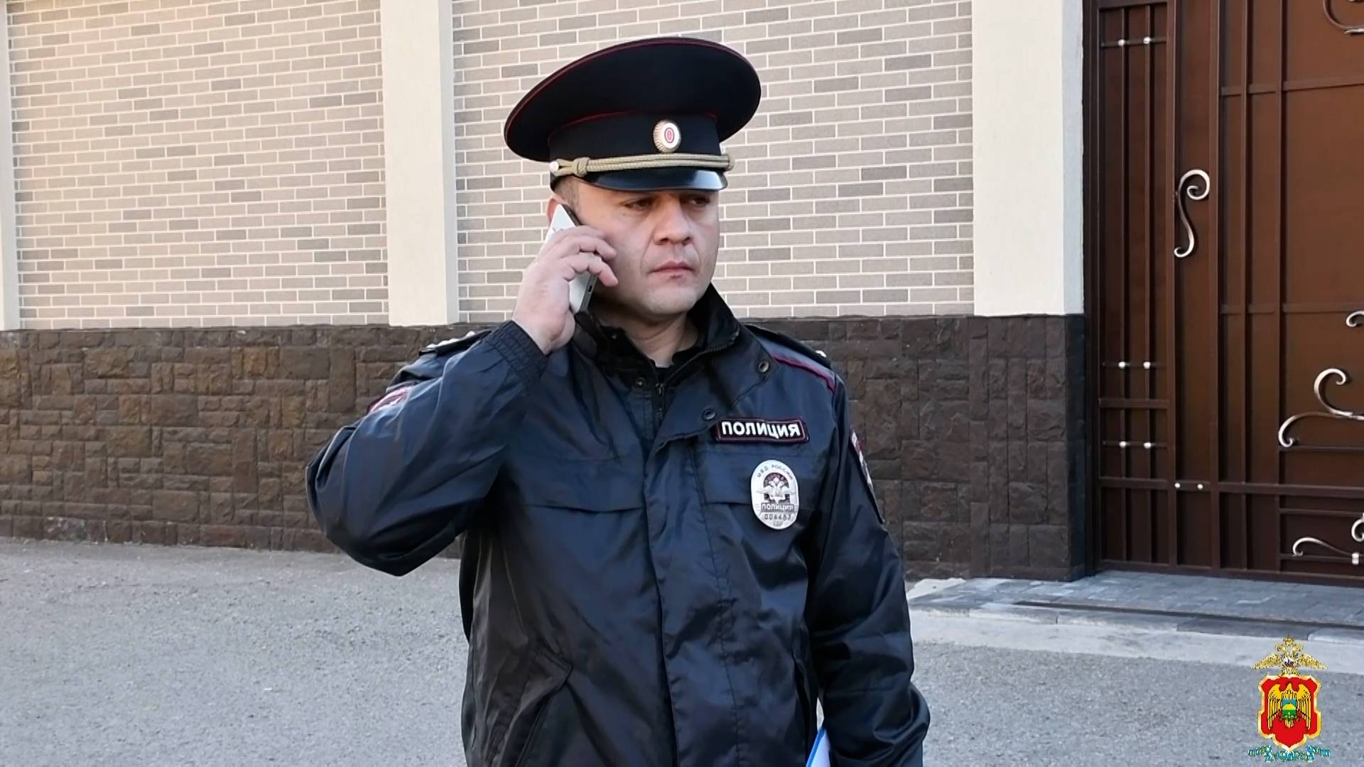 В Кабардино-Балкарии участковый УМВД России «Нальчик» Анзор Нартоков предотвратил трагедию