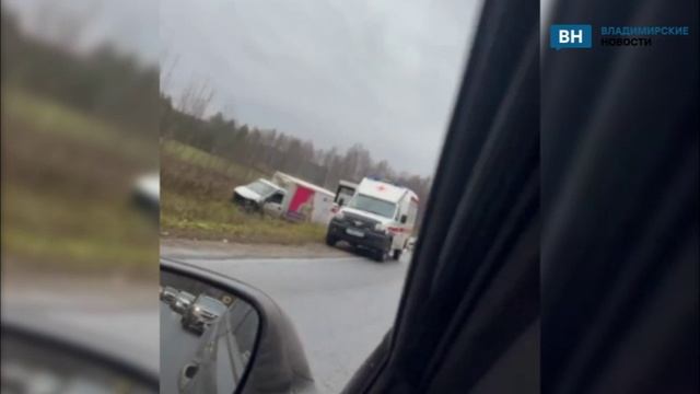 В Муроме произошло серьезное ДТП ВАЗ съехал в кювет, а ГАЗель разорвало на части