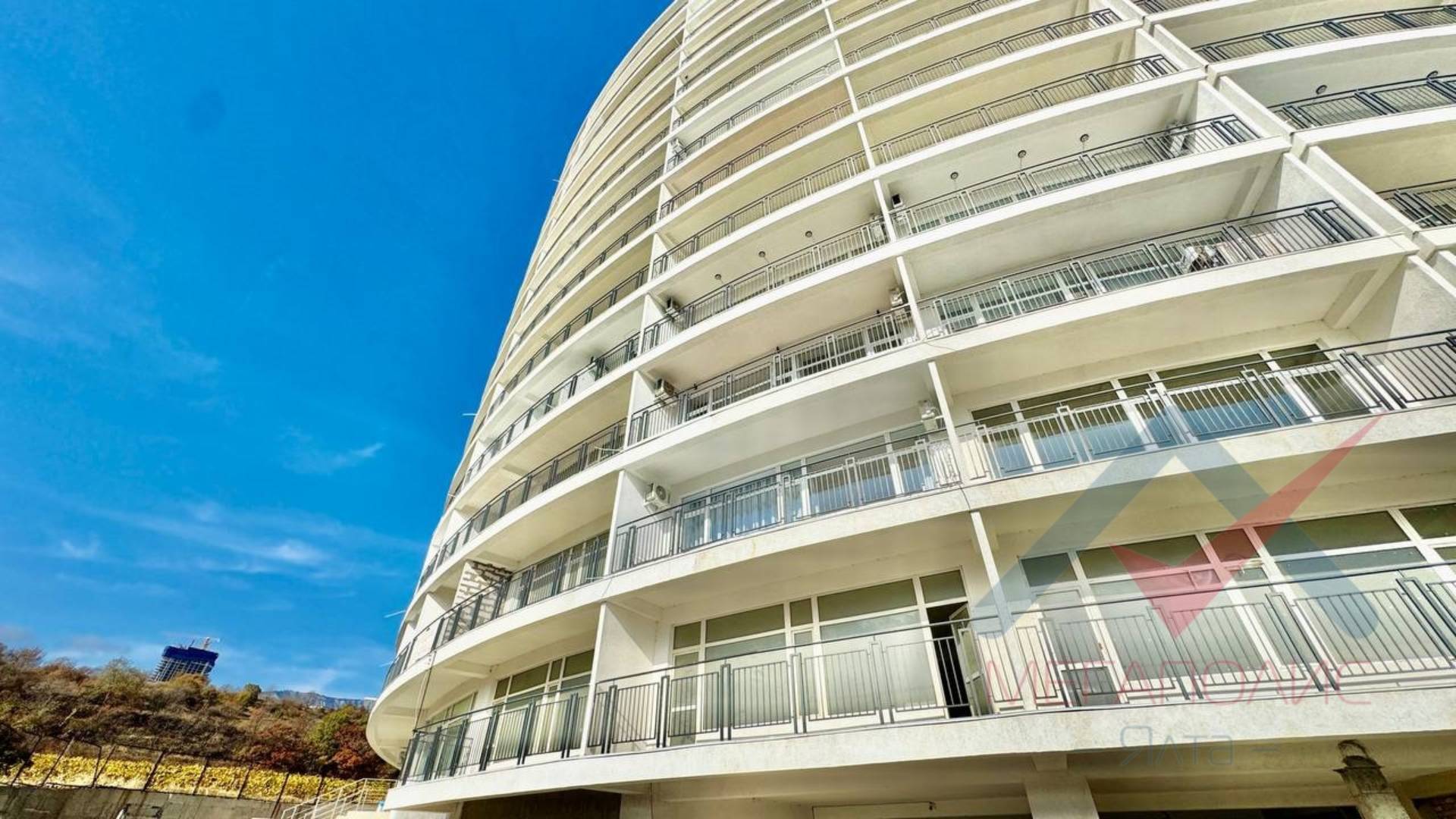 Обзор 1- комнатной квартиры на продажу в Ялте, ЖК Россия