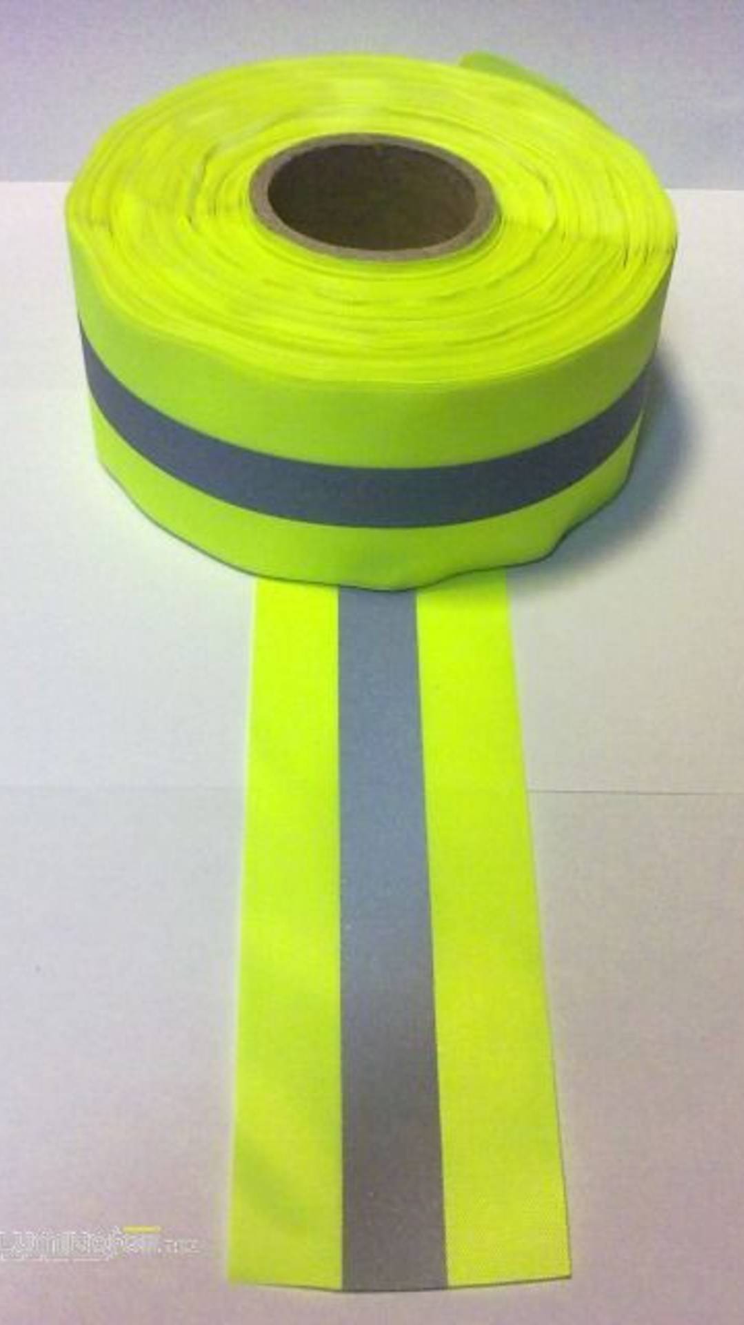 Светоотражающая лента на одежду,обувь...Клеим!