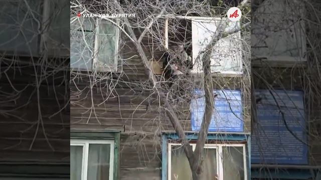 Услышал отчаянный крик. Обычный полицейский из Улан-Удэ спас из огня пять человек