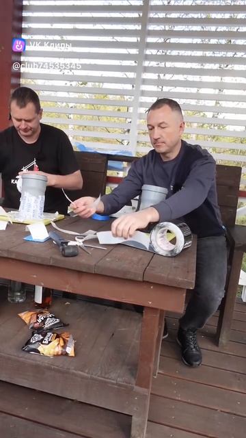 Офисный сотрудник vs профессиональный строитель #стройка #кровля #крыша #diy