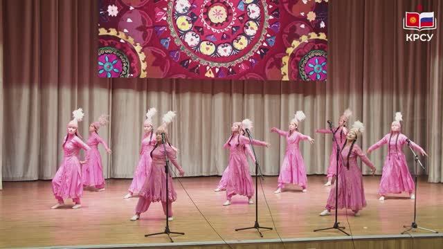 Праздничный концерт, приуроченный ко Дню народного единства и Осеннему балу СОШ КРСУ