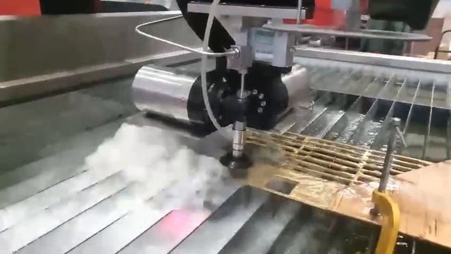 Гидроабразивная резка Headwaterjet 2015BA
