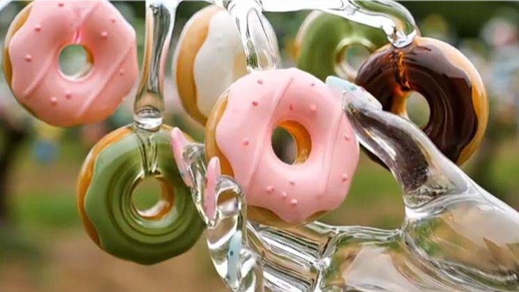 ASMR от ИИ 🍓 Стеклянная девочка и дерево сладостей | АСМР Нежные звуки и визуальное расслабление