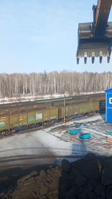 ДАДИМ УГЛЯ ХОТЬ И МЕЛКОГО НО ДОХЕРА #вахта #север #работа #россиястарательская