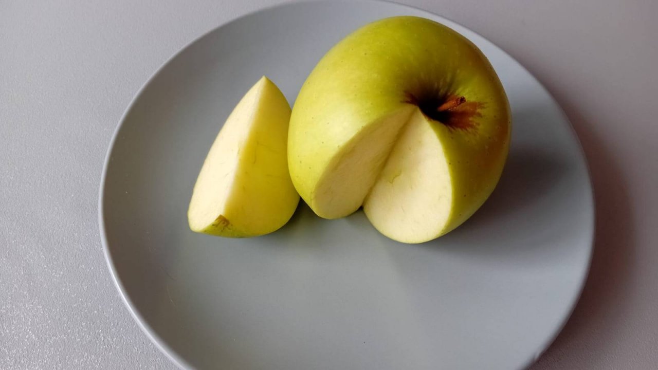 Новогодний салат с зеленым яблоком рецепт