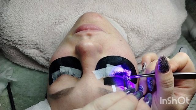 КАК МОЖНО ТЫКАТЬ ИГОЛКОЙ В ГЛАЗ? а вот так работа стэк иглой в наращивание отличие от пинцета