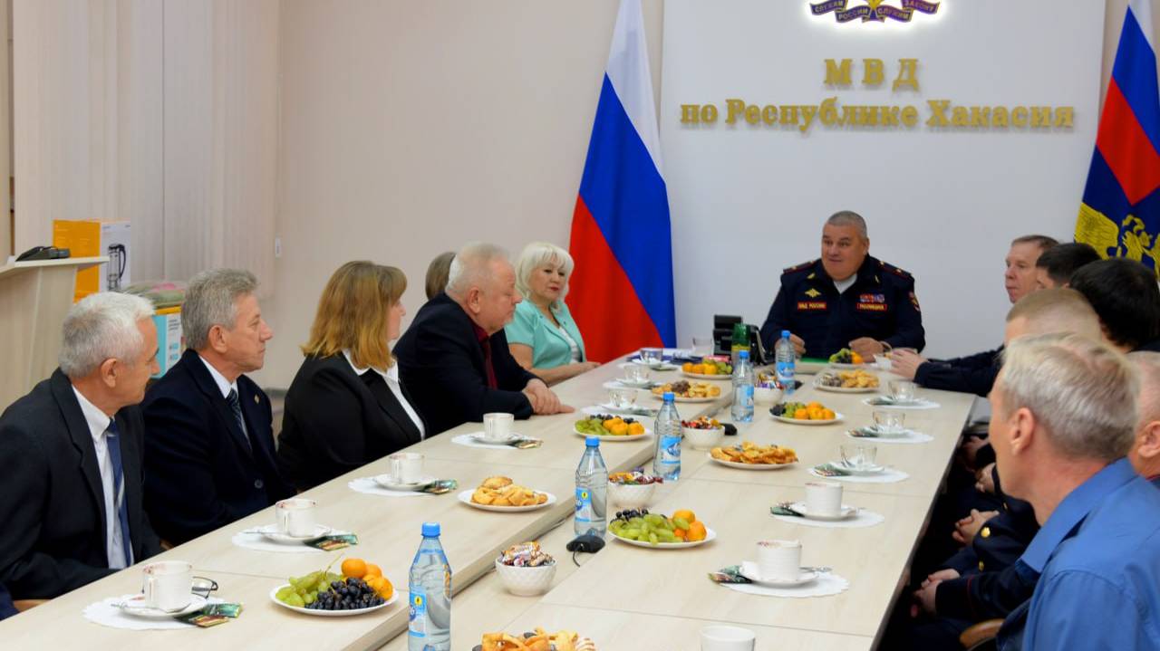 В МВД по Республике Хакасия в преддверии Дня сотрудников органов внутренних дел чествовали ветеранов