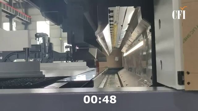 Изготовление цельногнутых полотен металлических дверей на автоматическом панелегибе LHA06-2500P+