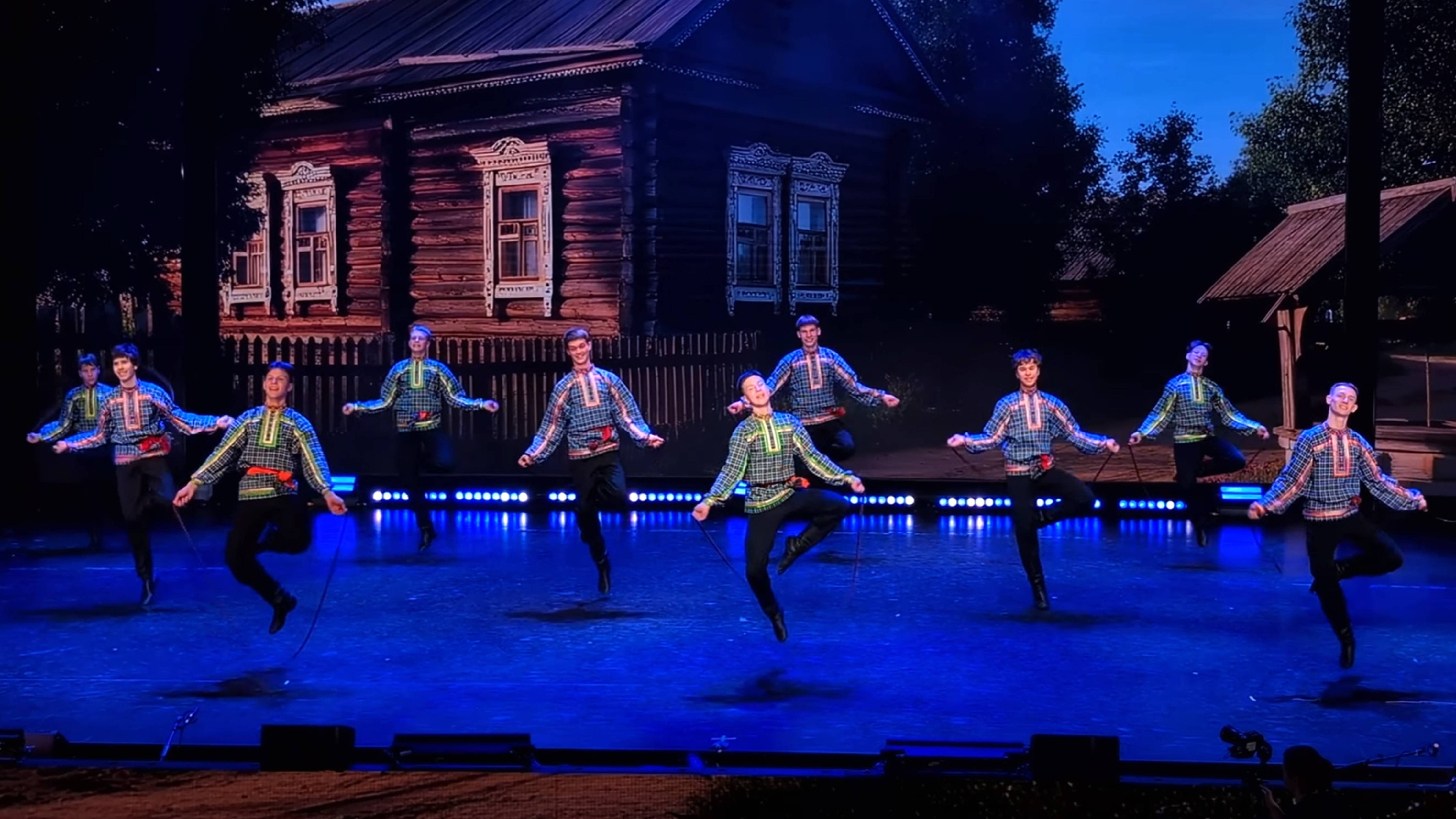 Танец с поясами