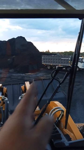#фронтальныйпогрузчик #спецтехника #работа #вахта