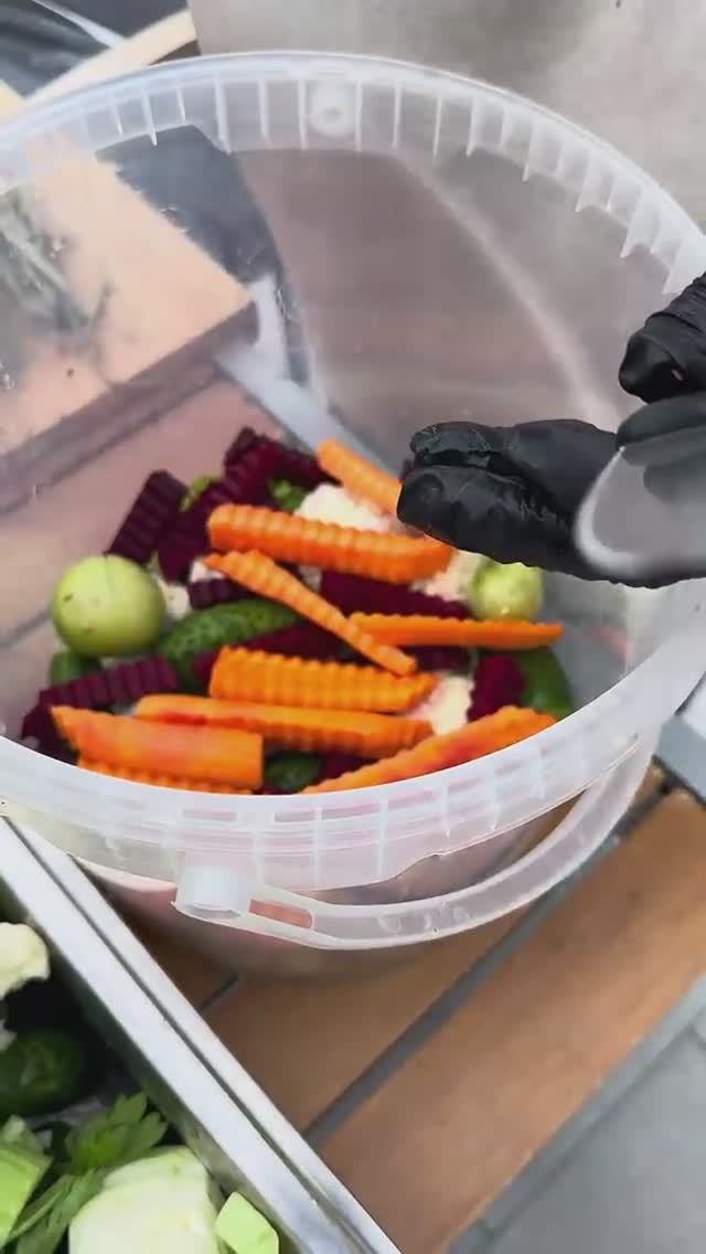 Тту (маринованные овощи) по-армянски.