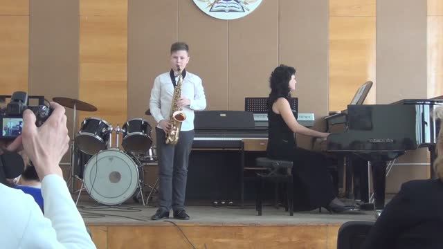 Обработка В. Ляхова. "Ночь в Алжире". Исполняет Степан Фатеев. Концертмейстер Ю.О. Черкасова