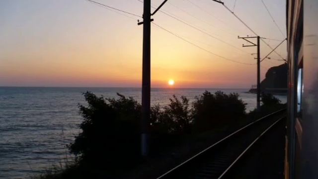 Видео под стук колес: берег Сочи для приятных снов