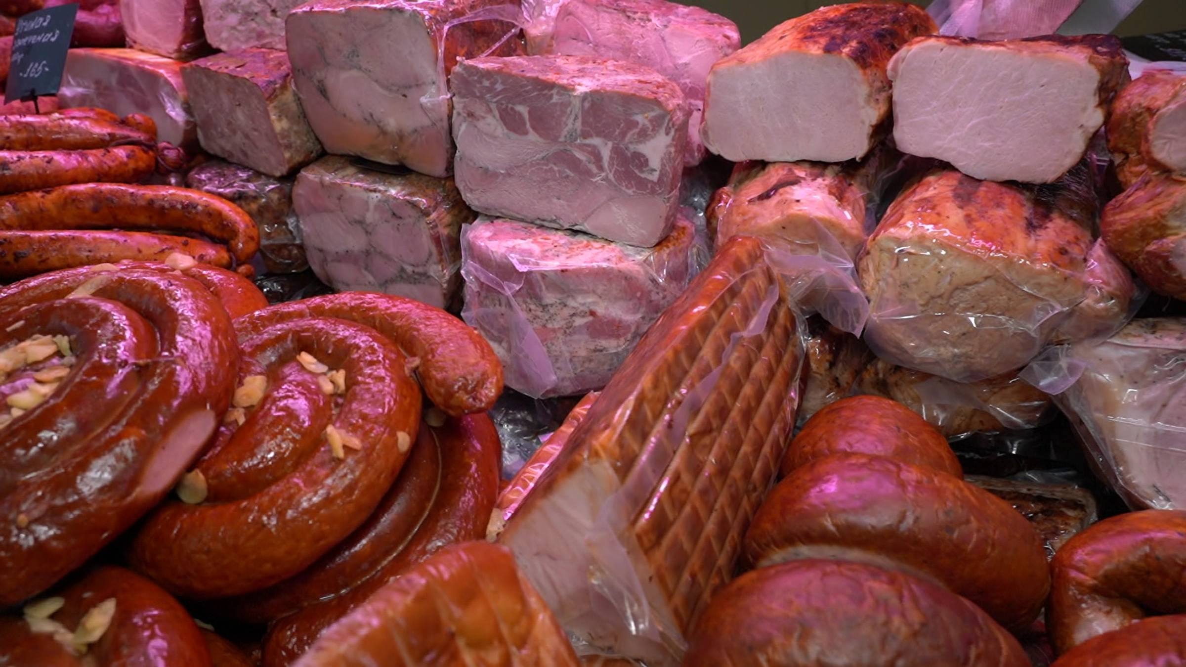 В Нефтеюганске работает выставка белорусских колбас и рыбных деликатесов Камчатки