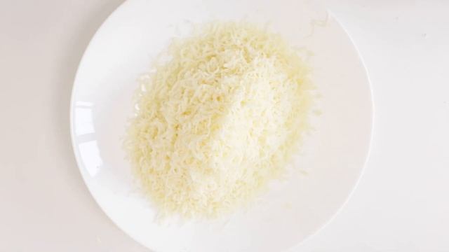 Готовим вместе грибной пирог. Кубик Рубрик (6+)