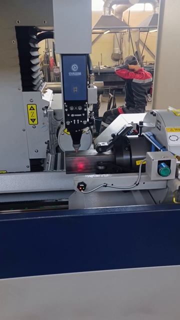 Резка труб на  высокоскоростном лазерном труборезе LPC-A90T-AF6000/3000 Raycus