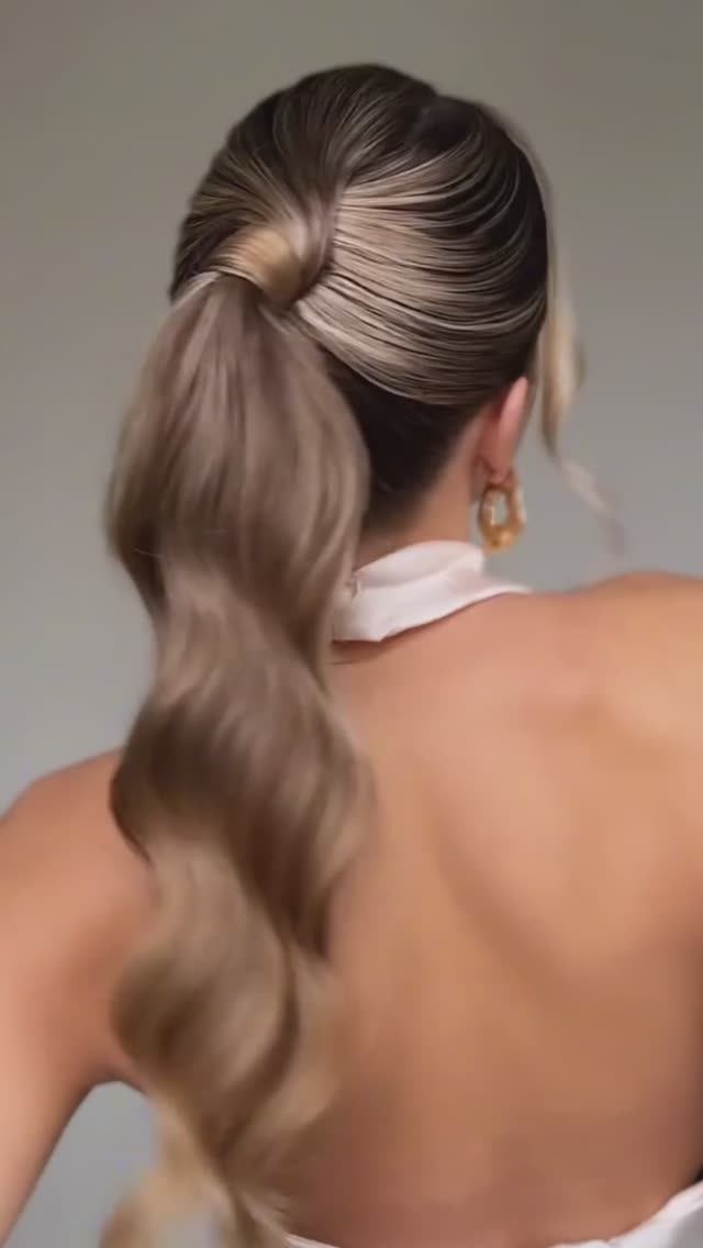 Прекрасный голливудский хвост из локонов #прическа #укладка #волосы #хвост