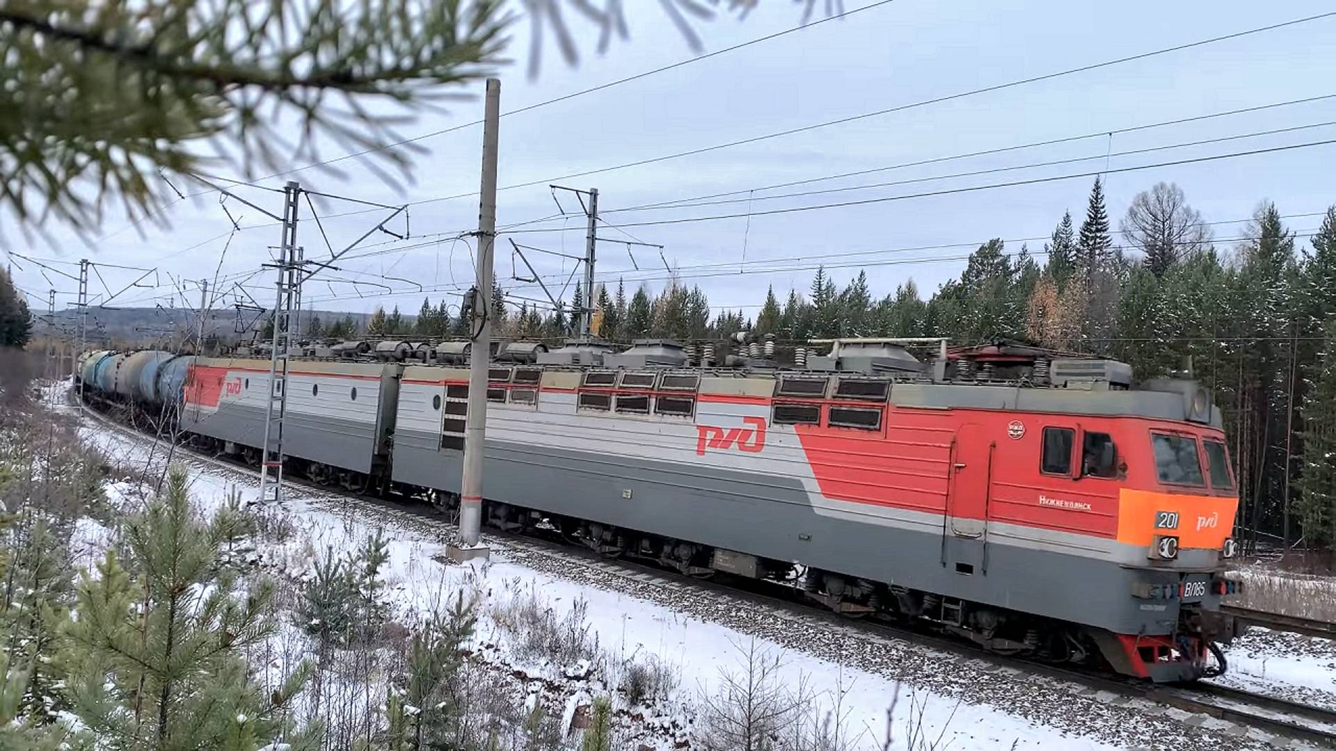 Поезда России в Восточной Сибири осенью - Грузовые поезда РЖД на БАМе