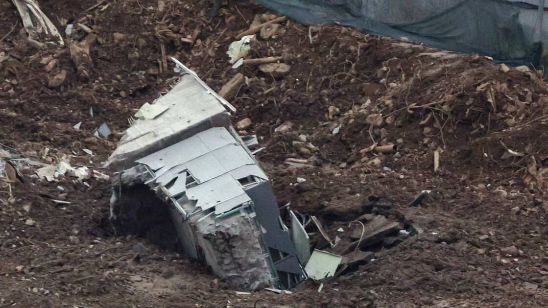 Число пострадавших при обрушении части конструкций "Снежкома" возросло до трех