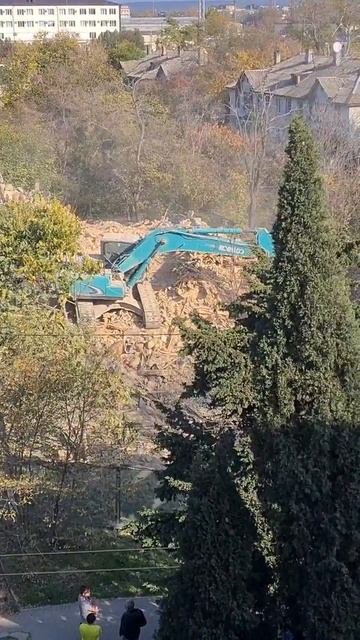 На улице Паршина начался снос домов послевоенной постройки