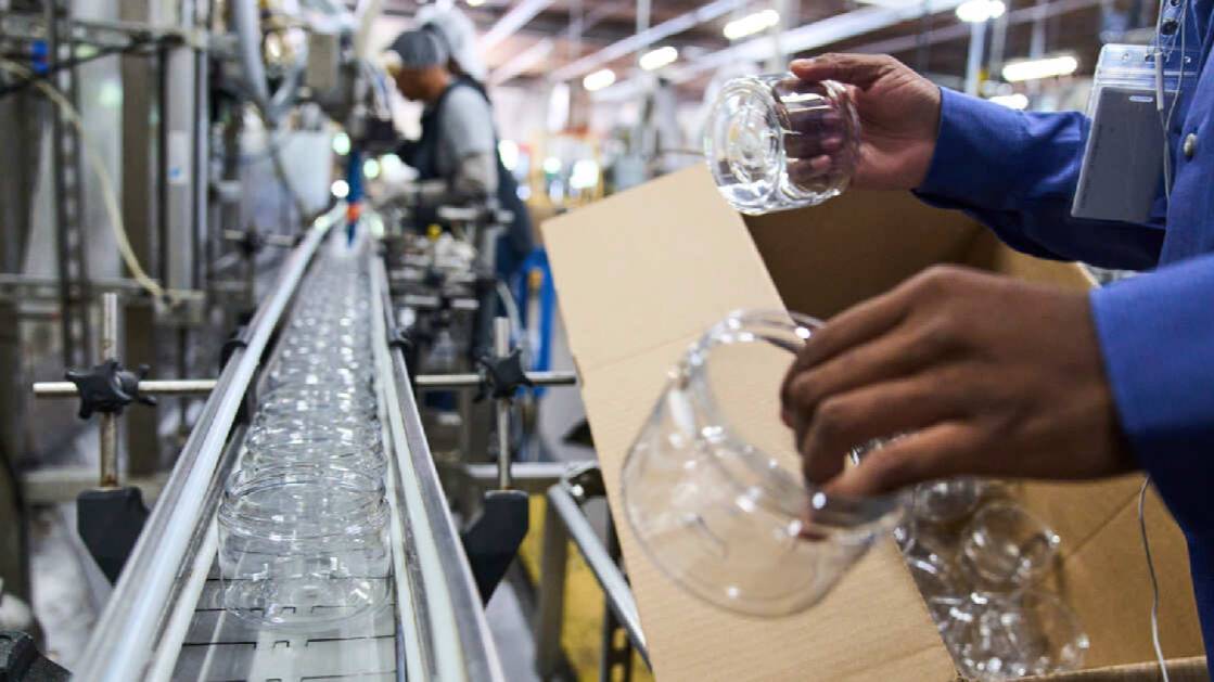 Производственная активность США значительно сократилась