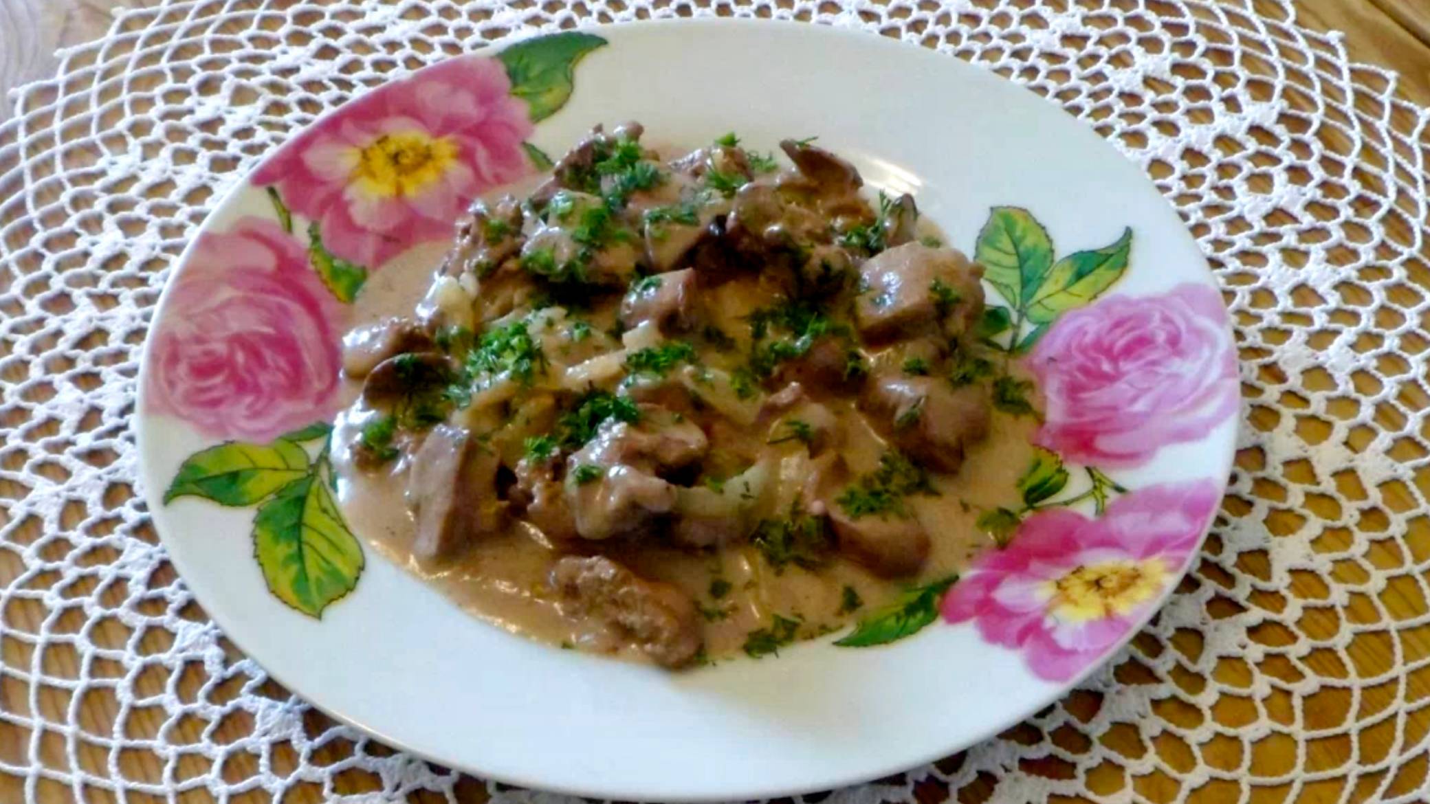 Куриная печень тушеная в сметане. Это О-о-очень вкусно! Готовим с Оксаной Валерьевной.