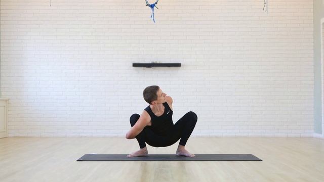 Хатха-йога с Алексеем Лихановым. Комплекс начального уровня (сентябрь 2022)