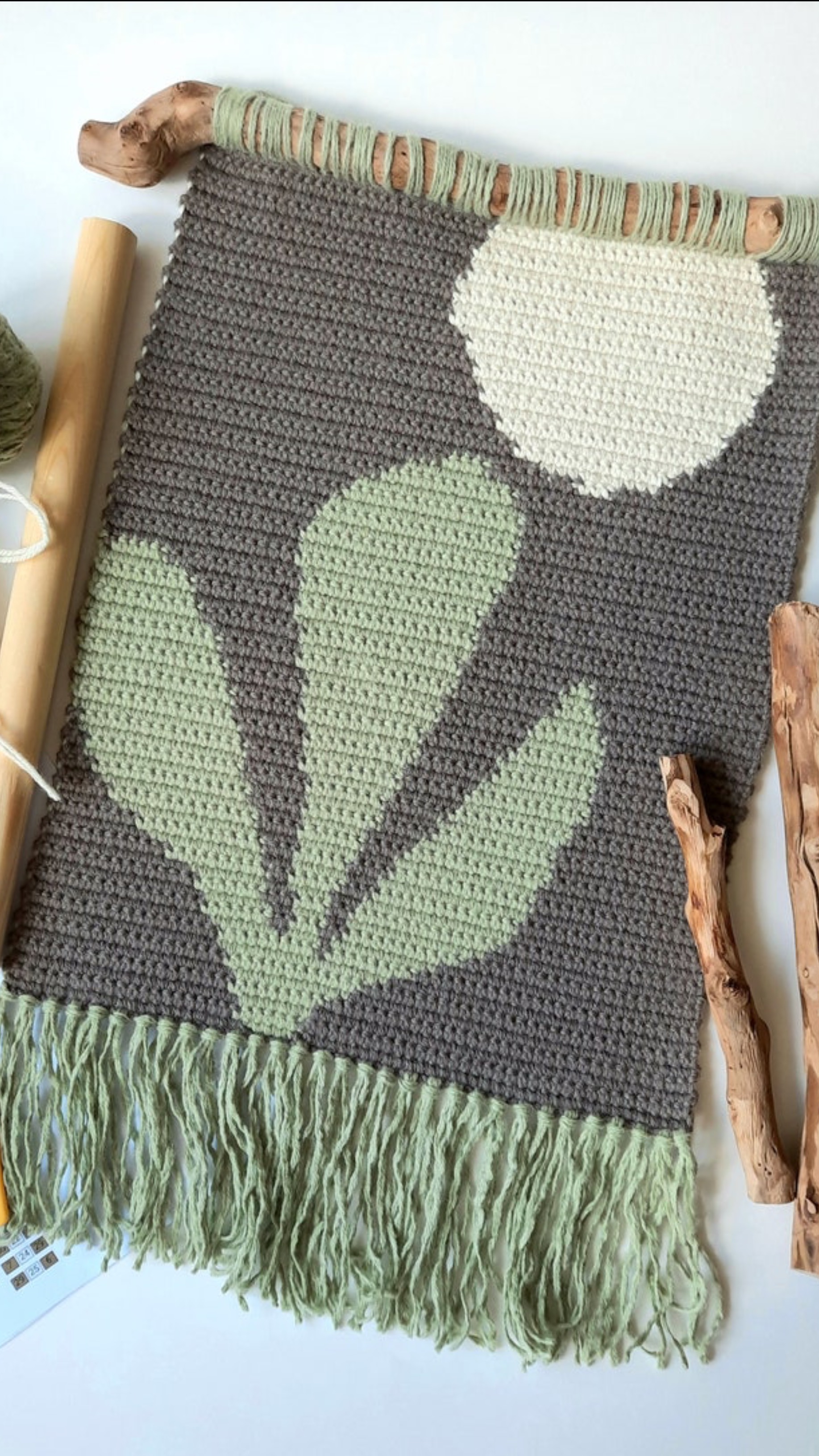 Панно крючком Листья