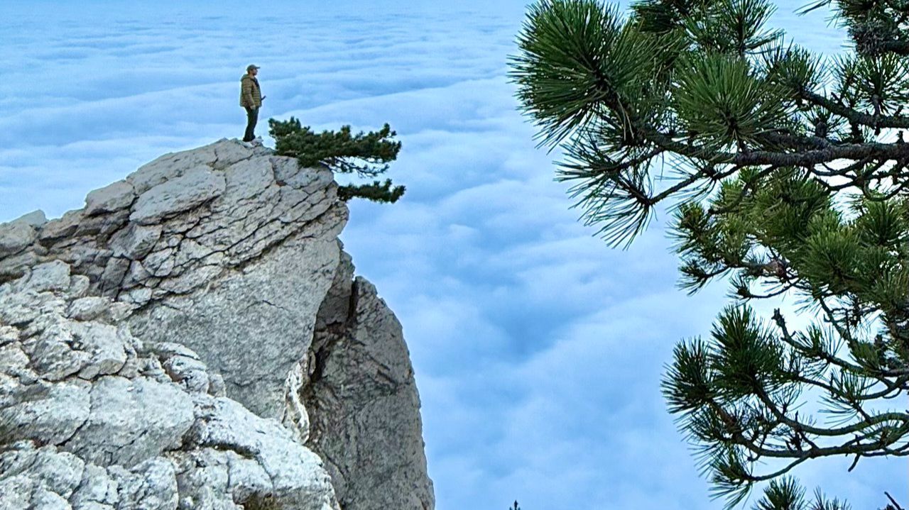 КРЫМ! Приехали на АЙ-ПЕТРИ и ОБАЛДЕЛИ! Что ТВОРИТ природа! Море из облаков. Такое вы редко увидите