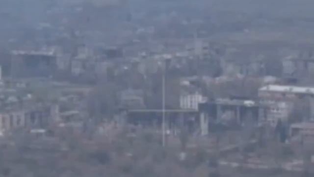 Прилет ФАБ-3000 по позициям ВСУ в городской застройке Мирнограда.