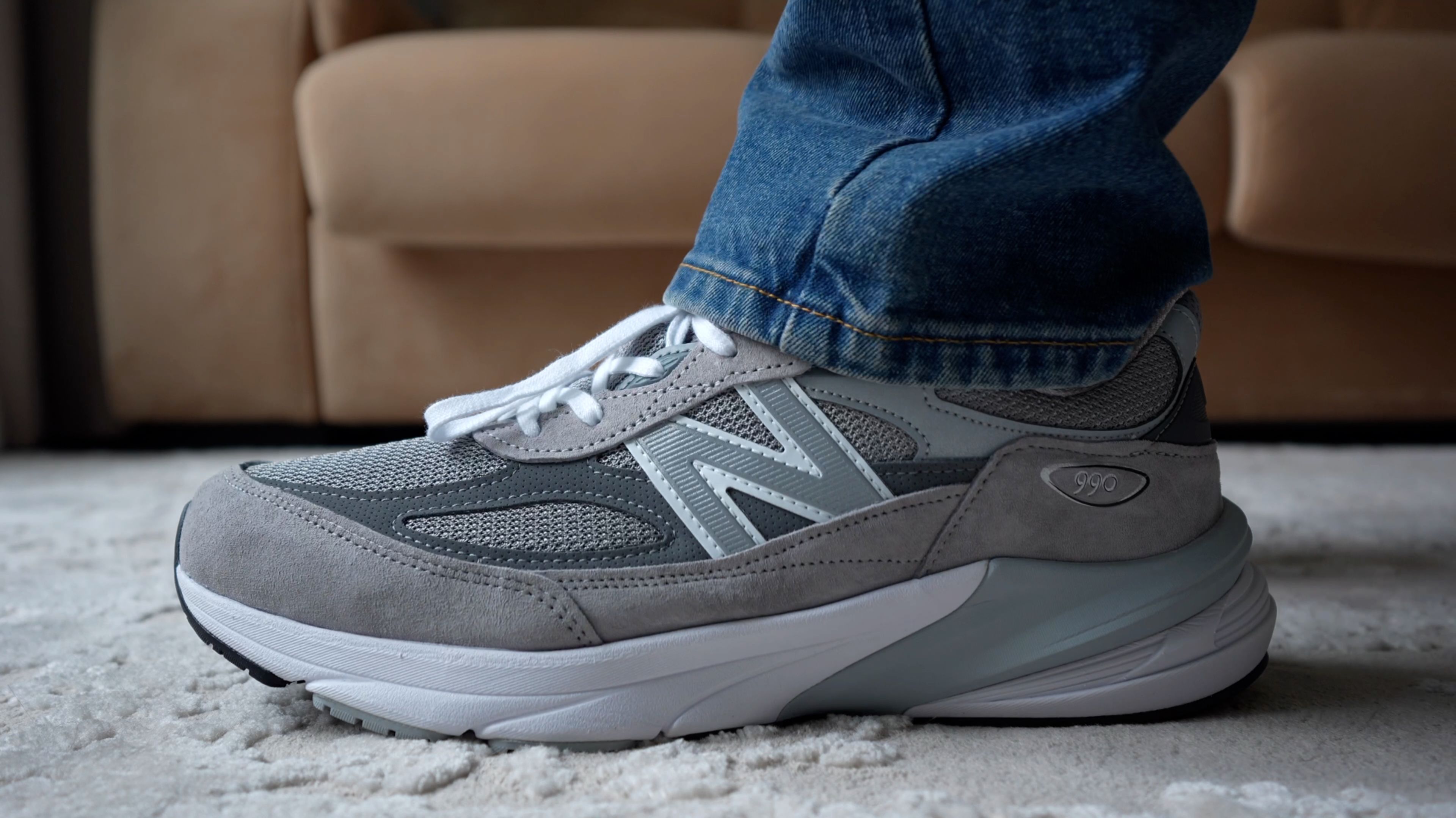 New Balance 990 V6 — комфорт, стиль и культ: стоит ли своих денег?