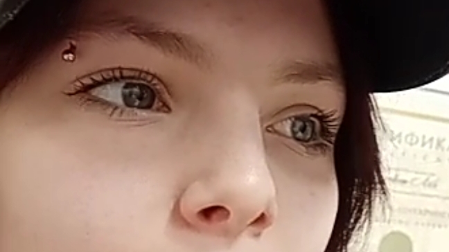 Пирсинг брови