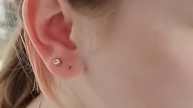 Прокол мочки