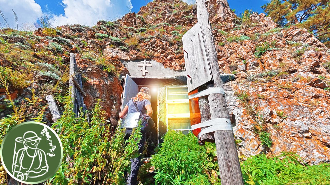 Таинственная изба в скале | Поход по горной тайге