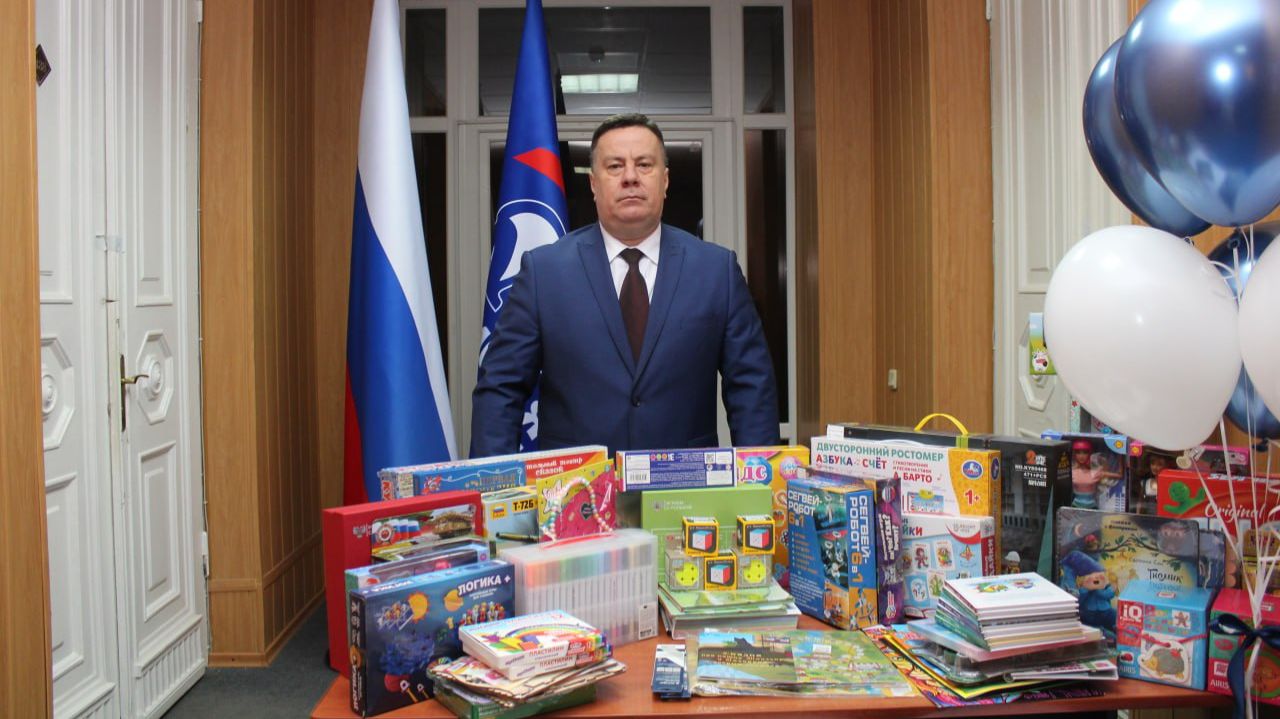 Депутаты Народного Совета приняли участие в акции «Коробка храбрости»