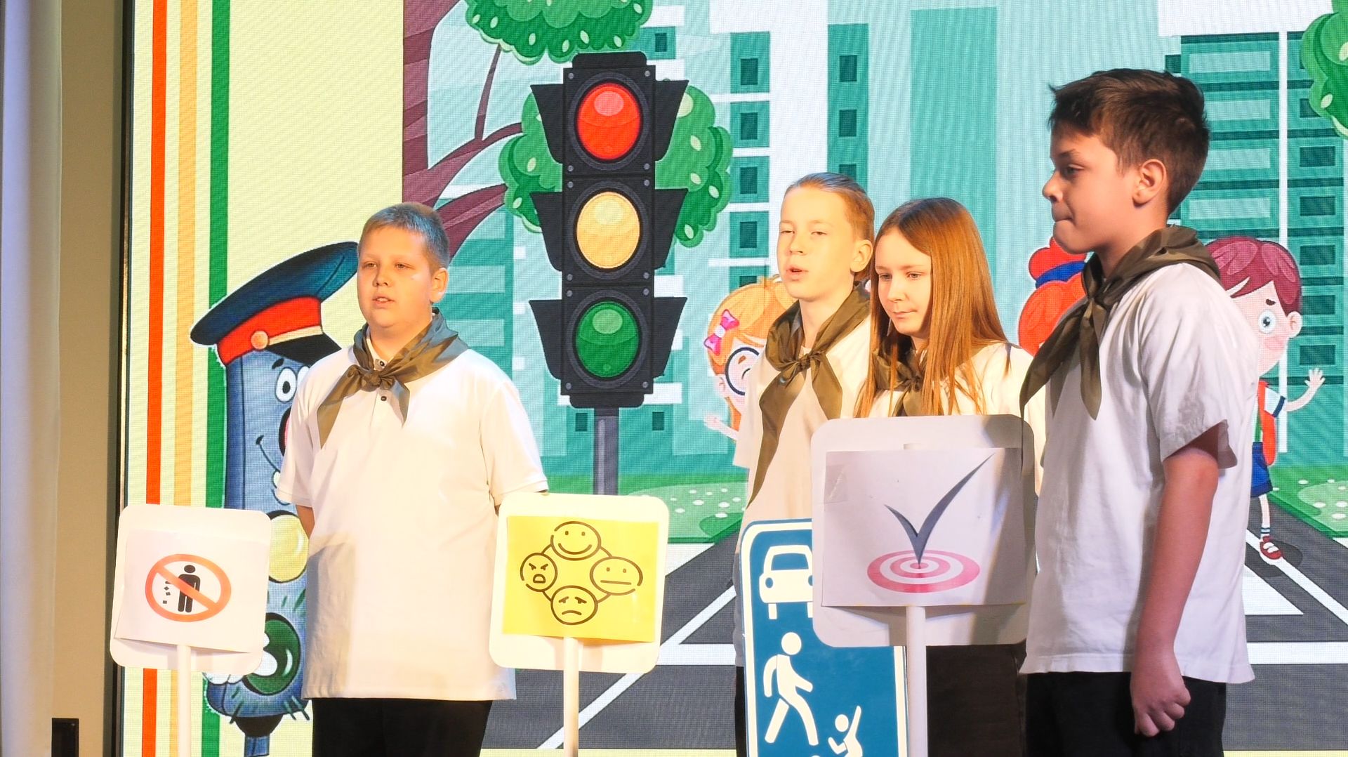 В Копейске прошел смотр-конкурс агитбригад