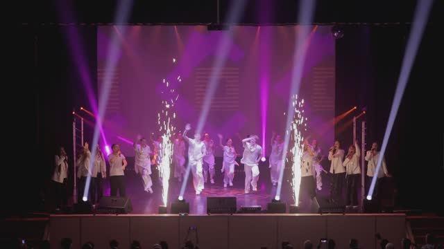 "БИЛЕТИК В КИНО" - Вокальная студия "Созвучие" и Ансамбль "Матрица"