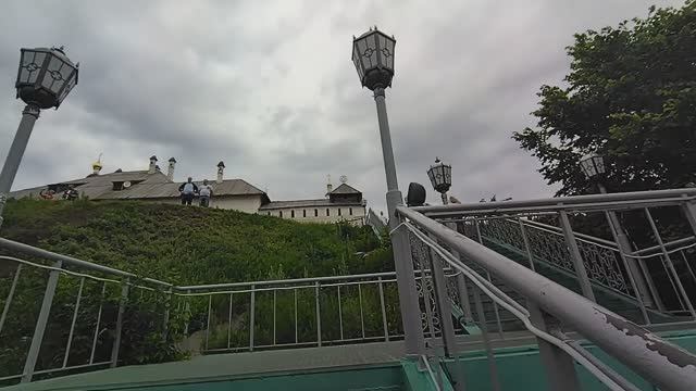 Наверх по лестнице...