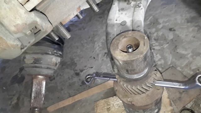 смена шарового пальца на хюндай акценте без съема рычага