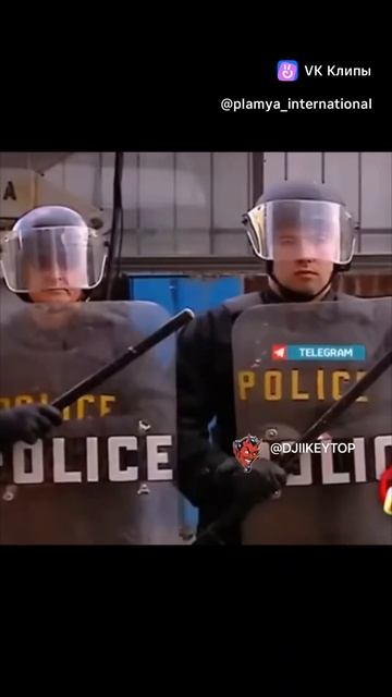 Товарищи вперёд! Ура! Юмор про современных героев.