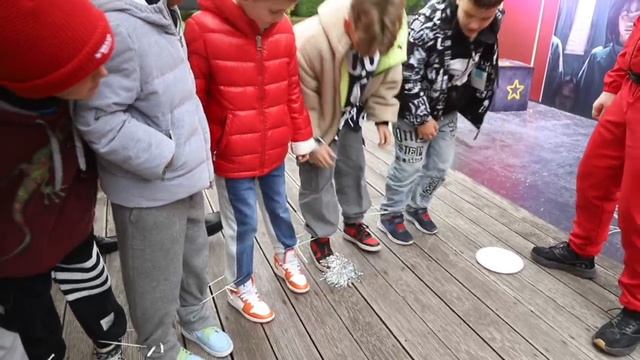 Игра в кальмара весь праздник